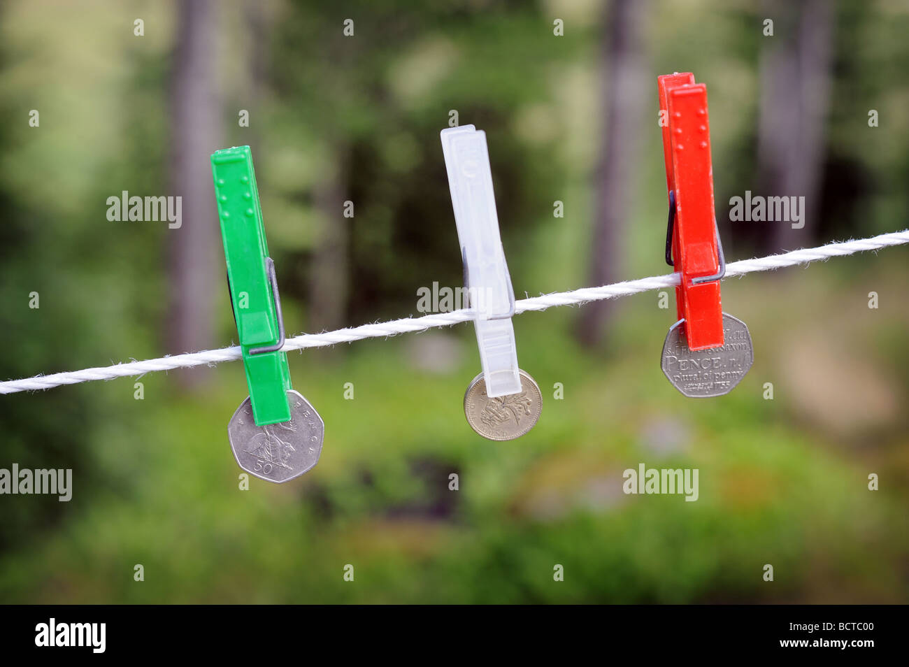 Pegs on string hi-res stock photography and images - Alamy