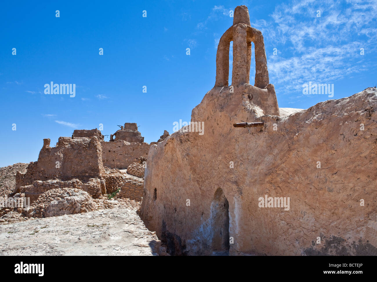 Libya the riuns of the old Nalut village a mosque Stock Photo - Alamy