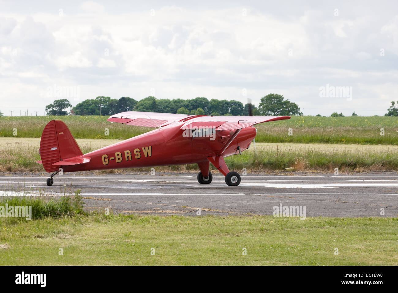Luscombe 8E (Modified) Silvaire 'Bloody Mary' about to take-off from ...
