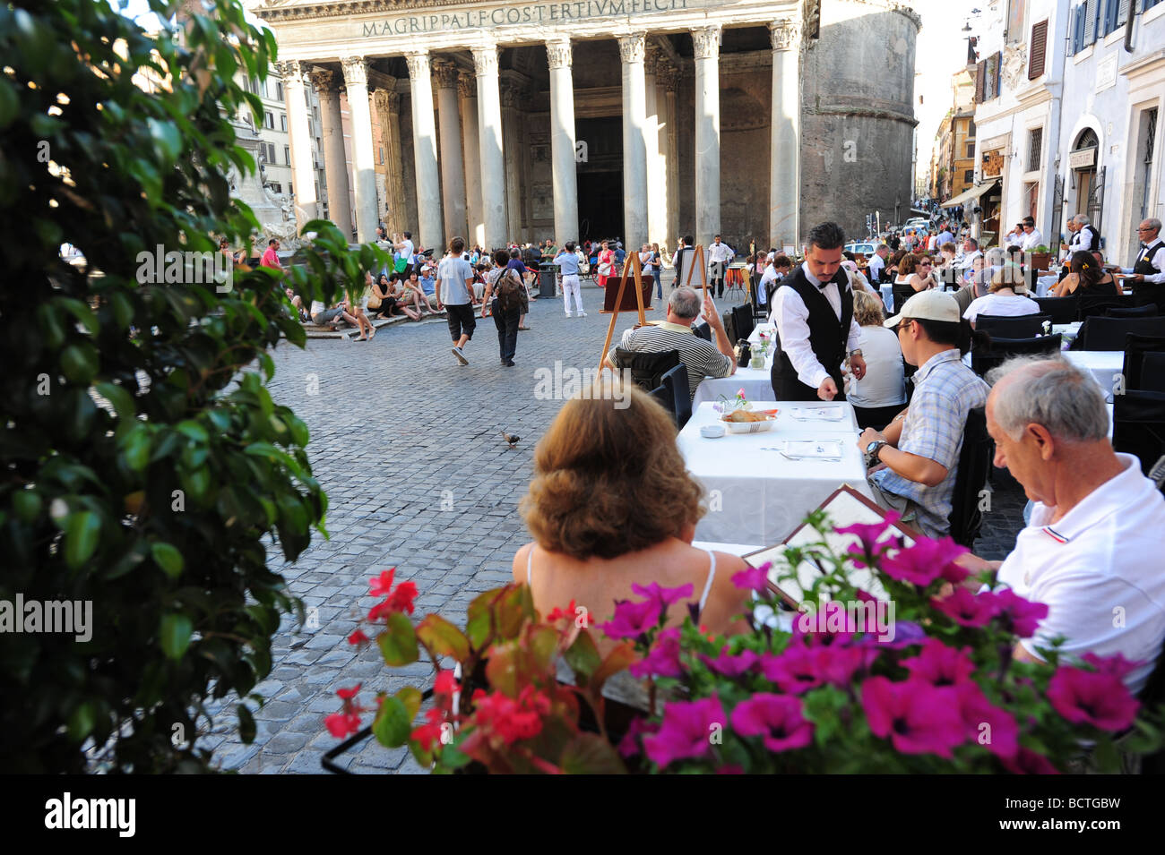Europe Italy Rome outdoor dining at the Pantheon piazza della rotunda ...