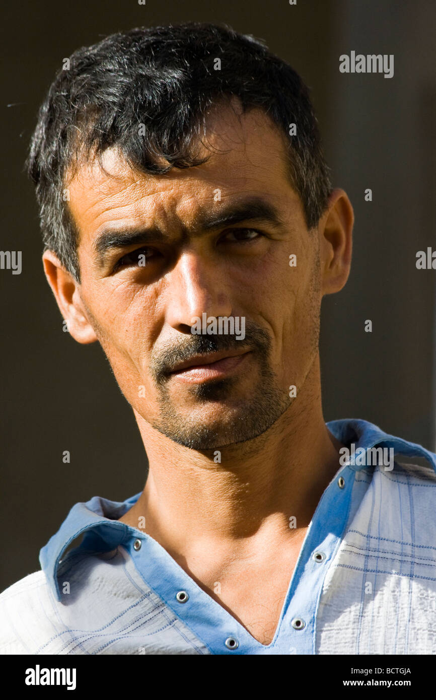 Uzbekistan uzbek portrait man hi-res stock photography and images - Alamy