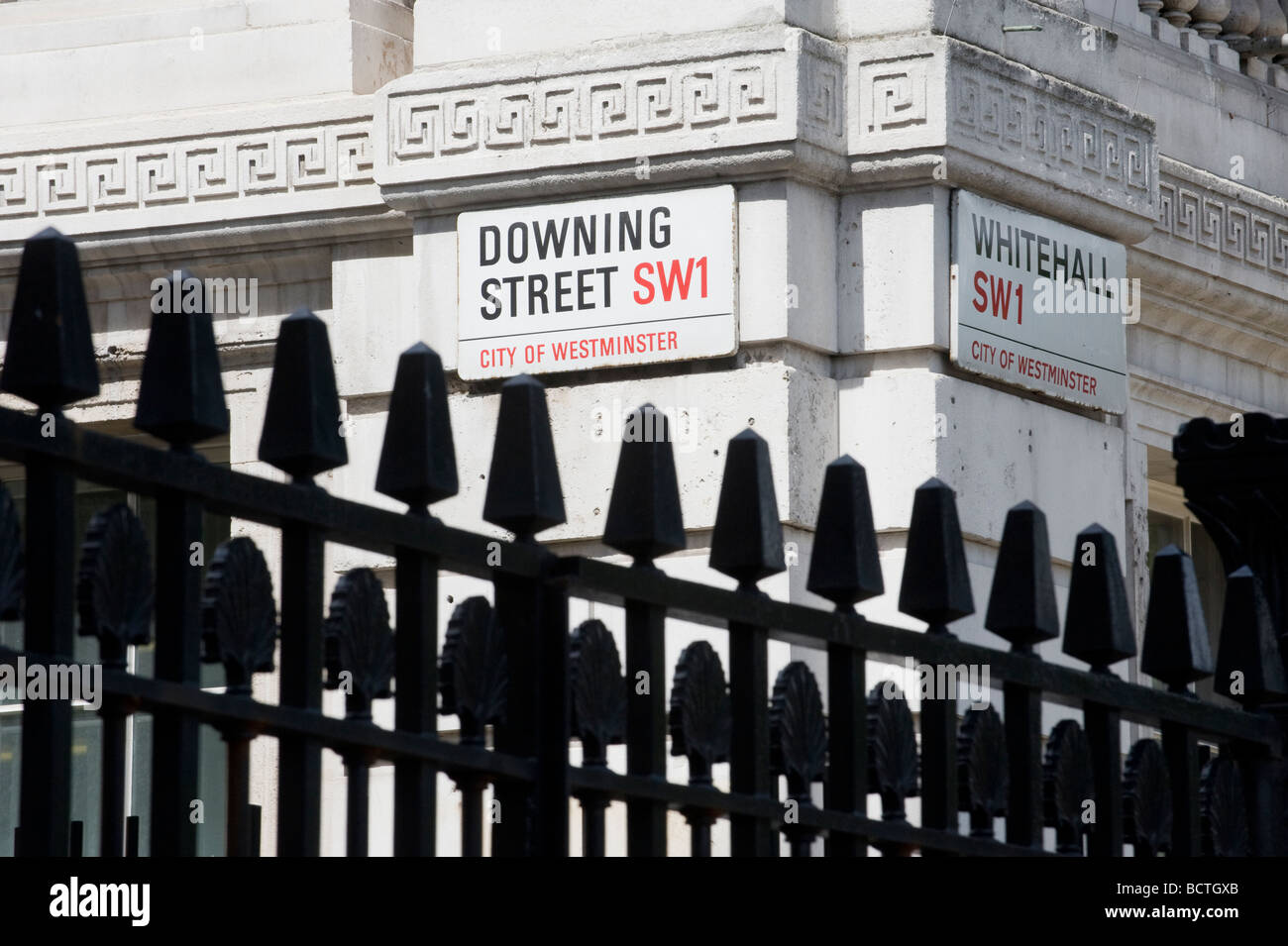 STREET SIGN ABOVE IRON RAILINGS AT DOWNING STREET, WESTMINSTER, LONDON ...