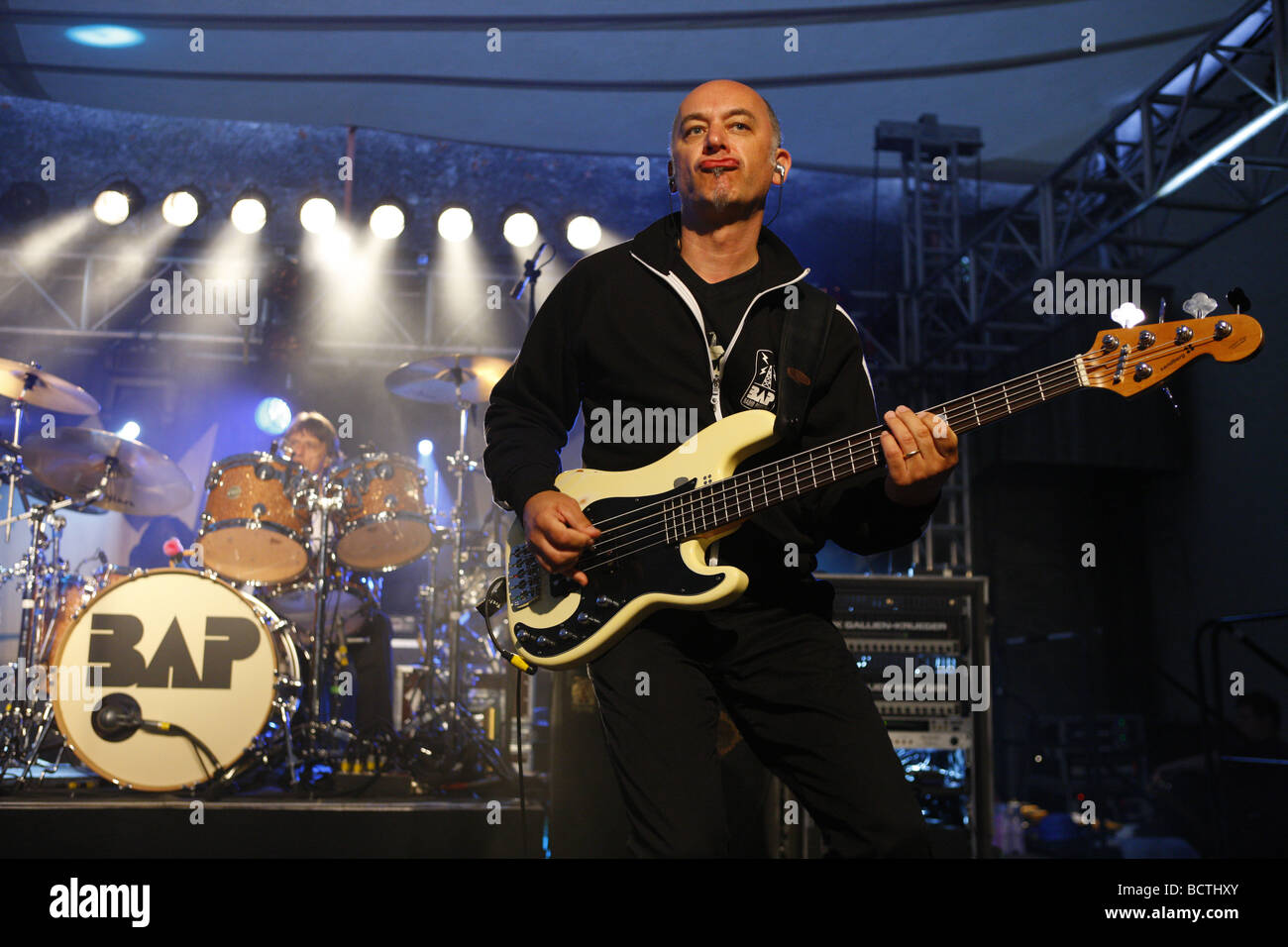 Flaggen picker hi-res stock photography and images - Alamy