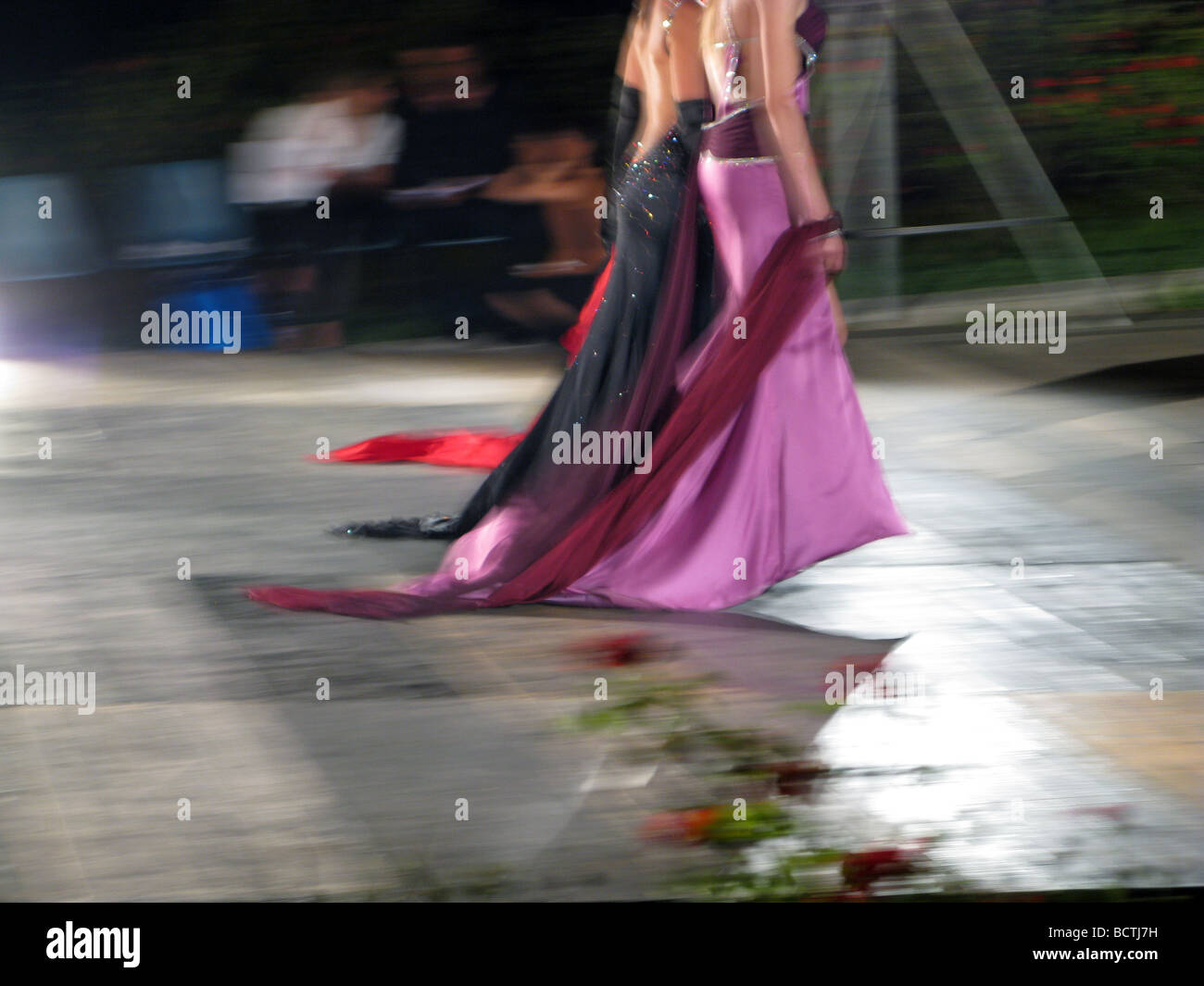 female model on catwalk at fashion show Stock Photo - Alamy