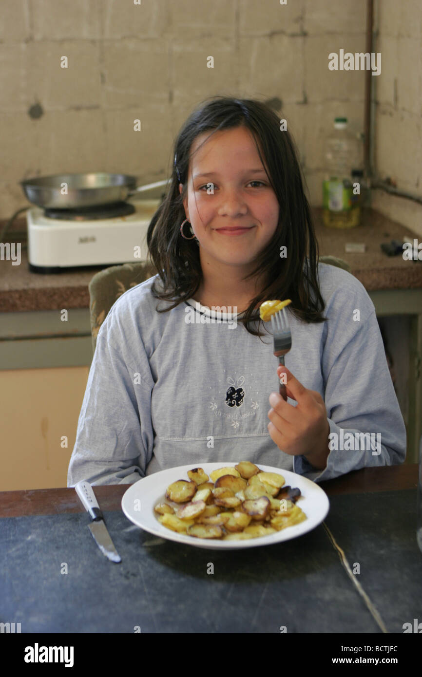 Poverty Uk Child High Resolution Stock Photography and Images - Alamy