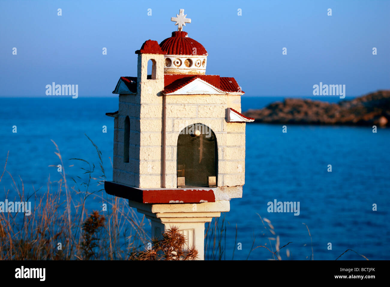 Roadside shrine overlooking the Aegean sea Stock Photo - Alamy