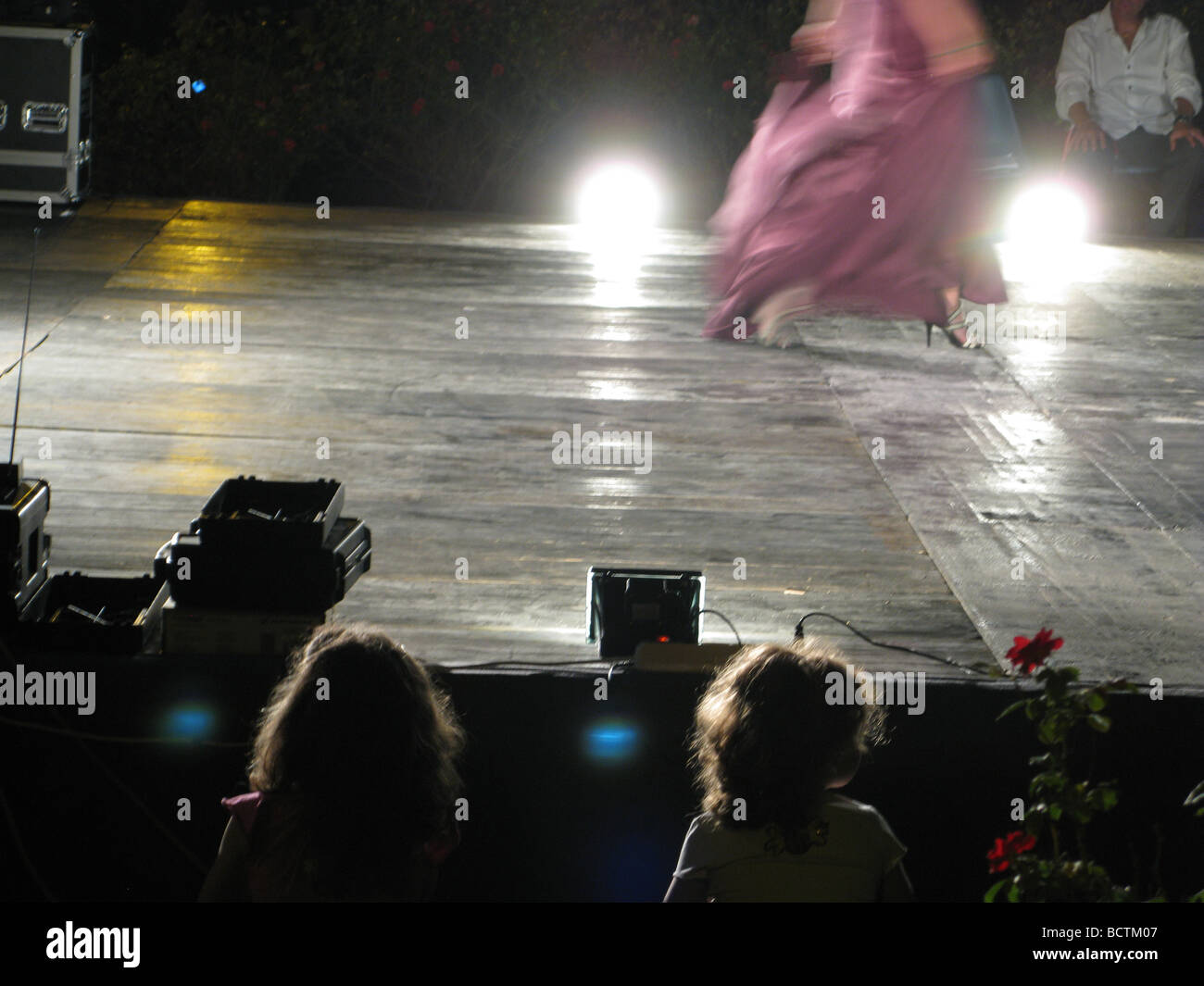 female model on catwalk at fashion show Stock Photo - Alamy