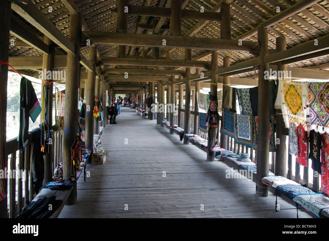 Chinese covered footbridge hi-res stock photography and images - Alamy