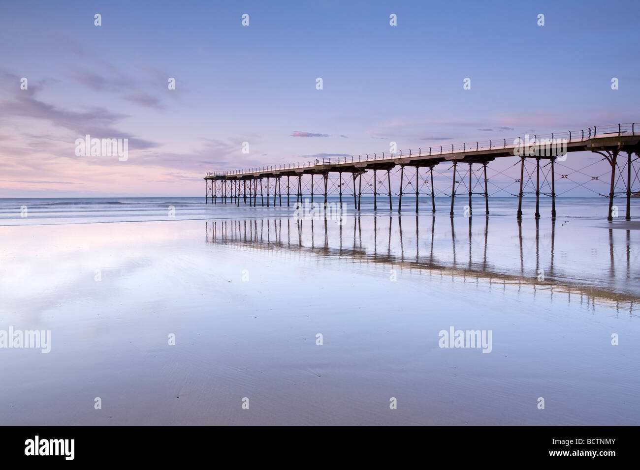 Cleveland pier hi-res stock photography and images - Alamy