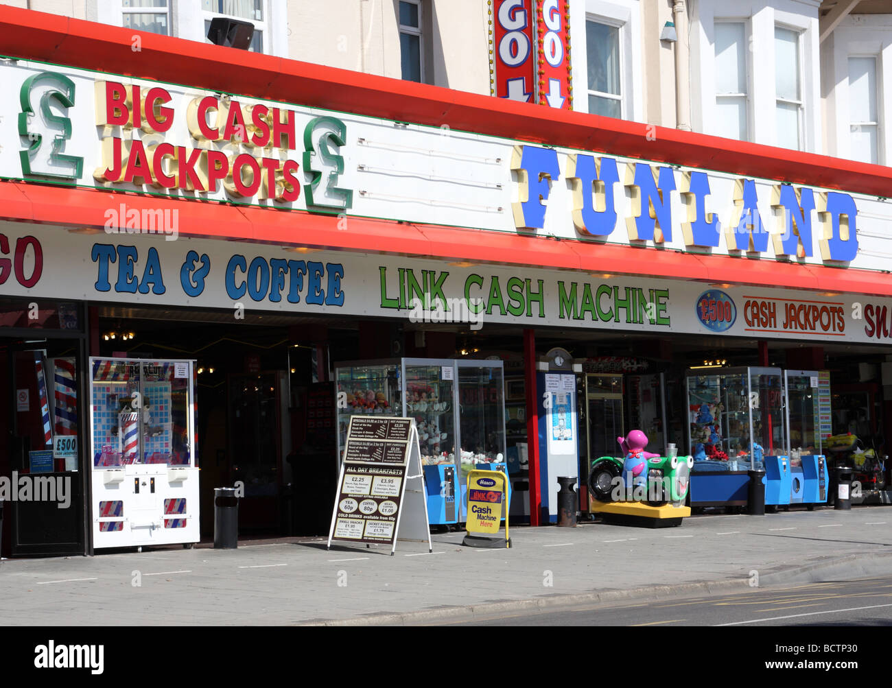 Skegness town seafront hi-res stock photography and images - Alamy