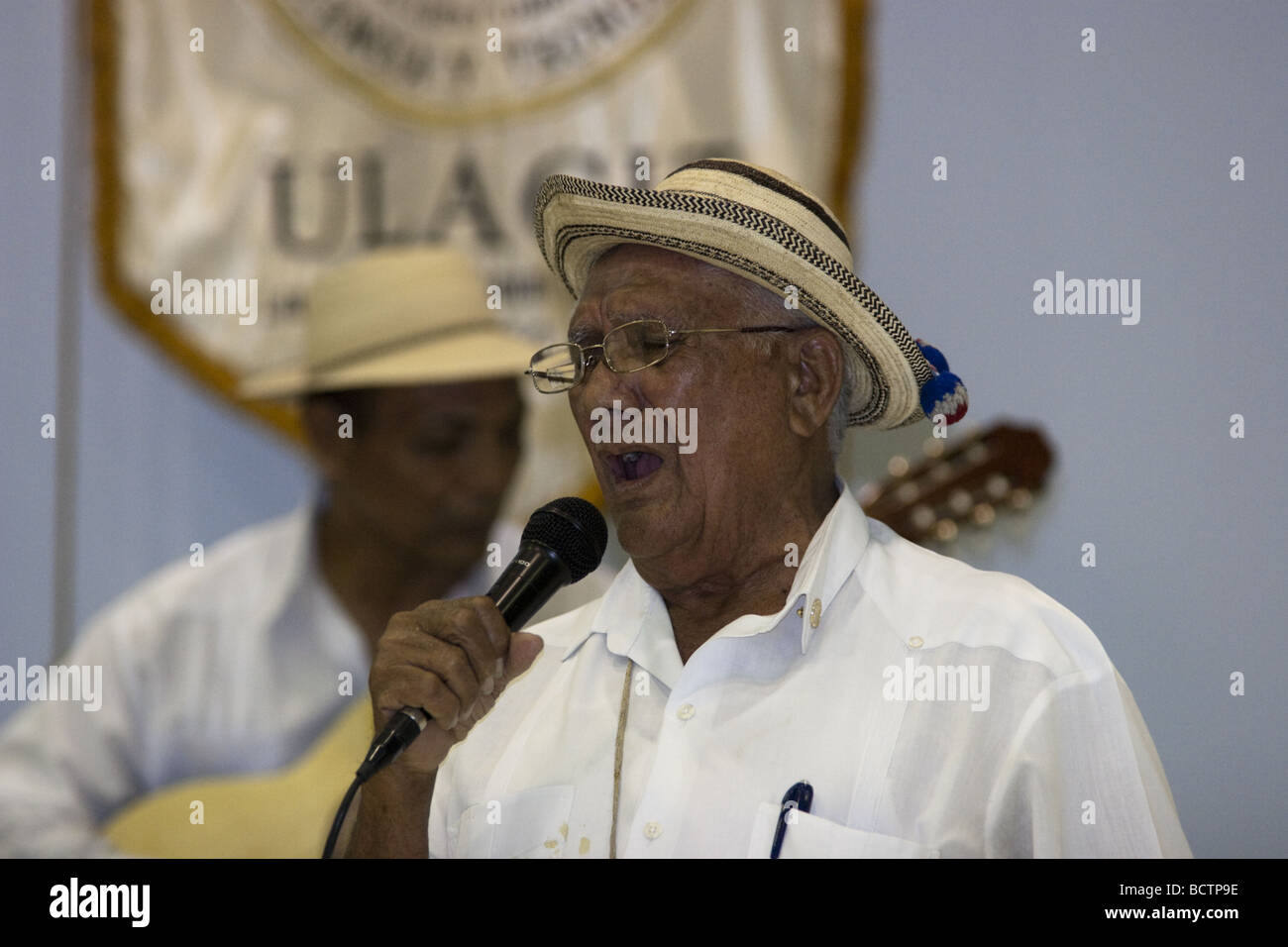 Traditional Panamanian folk singer. ULACIT folkloric meeting, Panama ...
