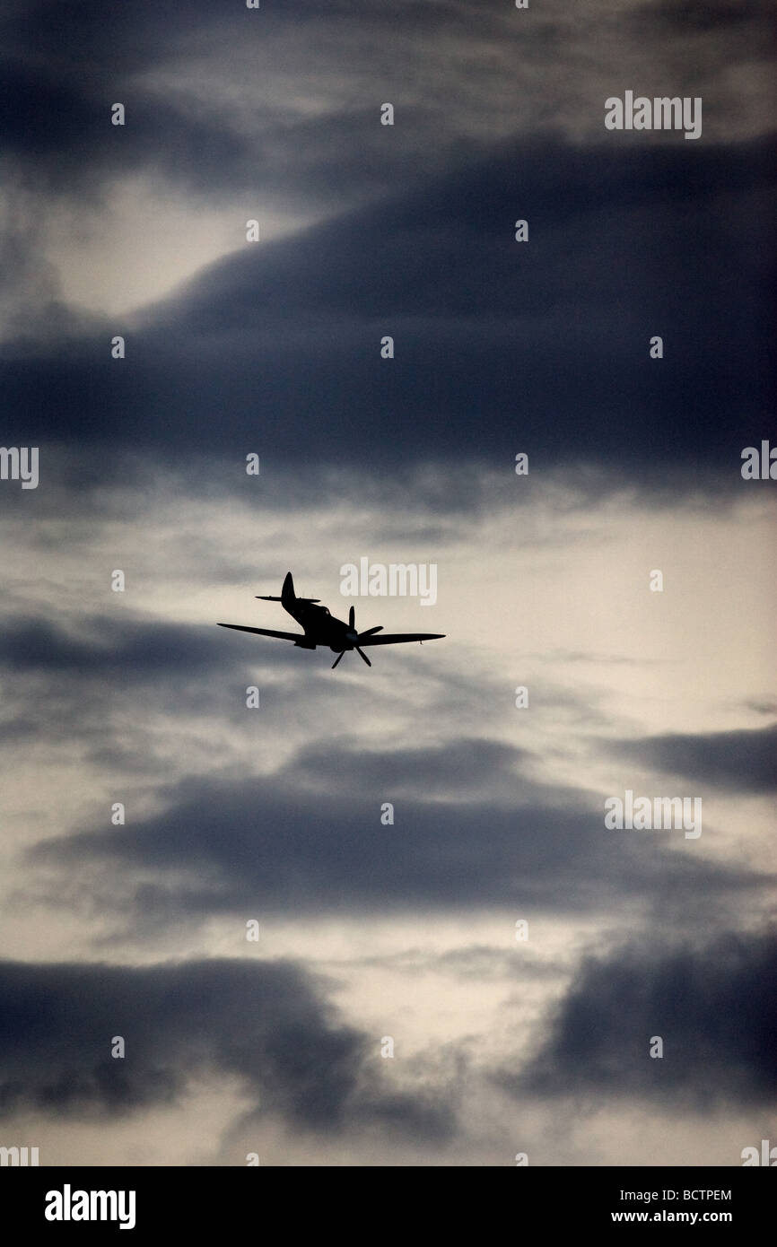 Spitfire in sky hi-res stock photography and images - Alamy