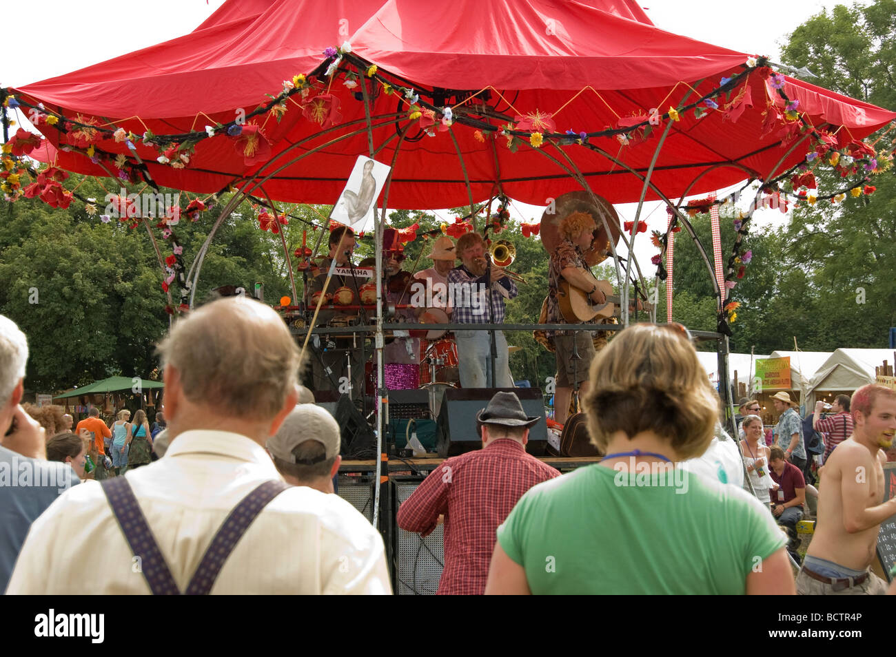 Bandstand stage, glastonbury festival Stock Photo - Alamy