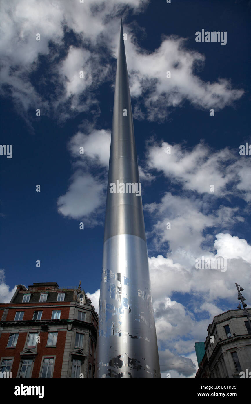 the spire of dublin monument of light on oconnell street dublin ...