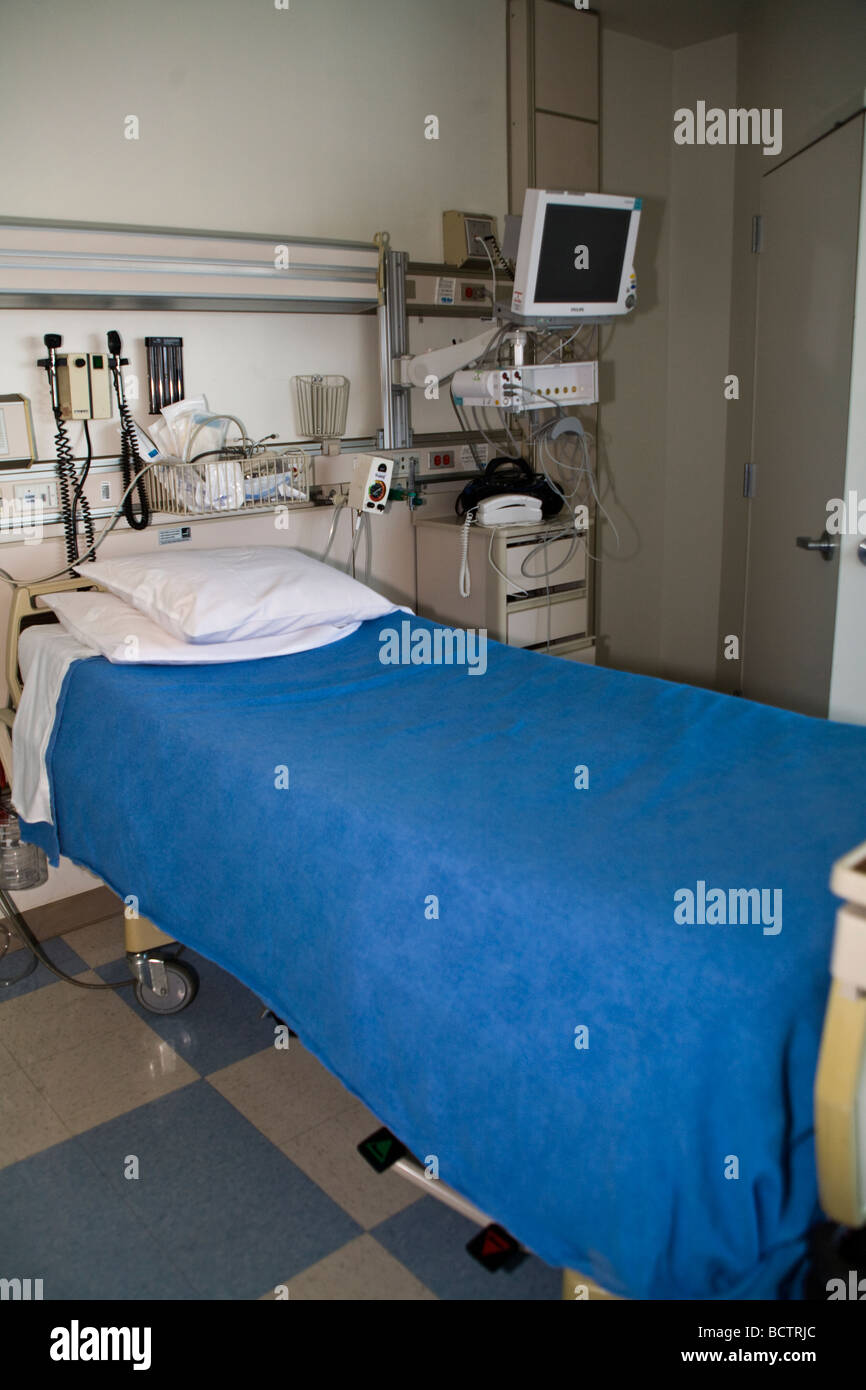 Pediatric icu hi-res stock photography and images - Alamy