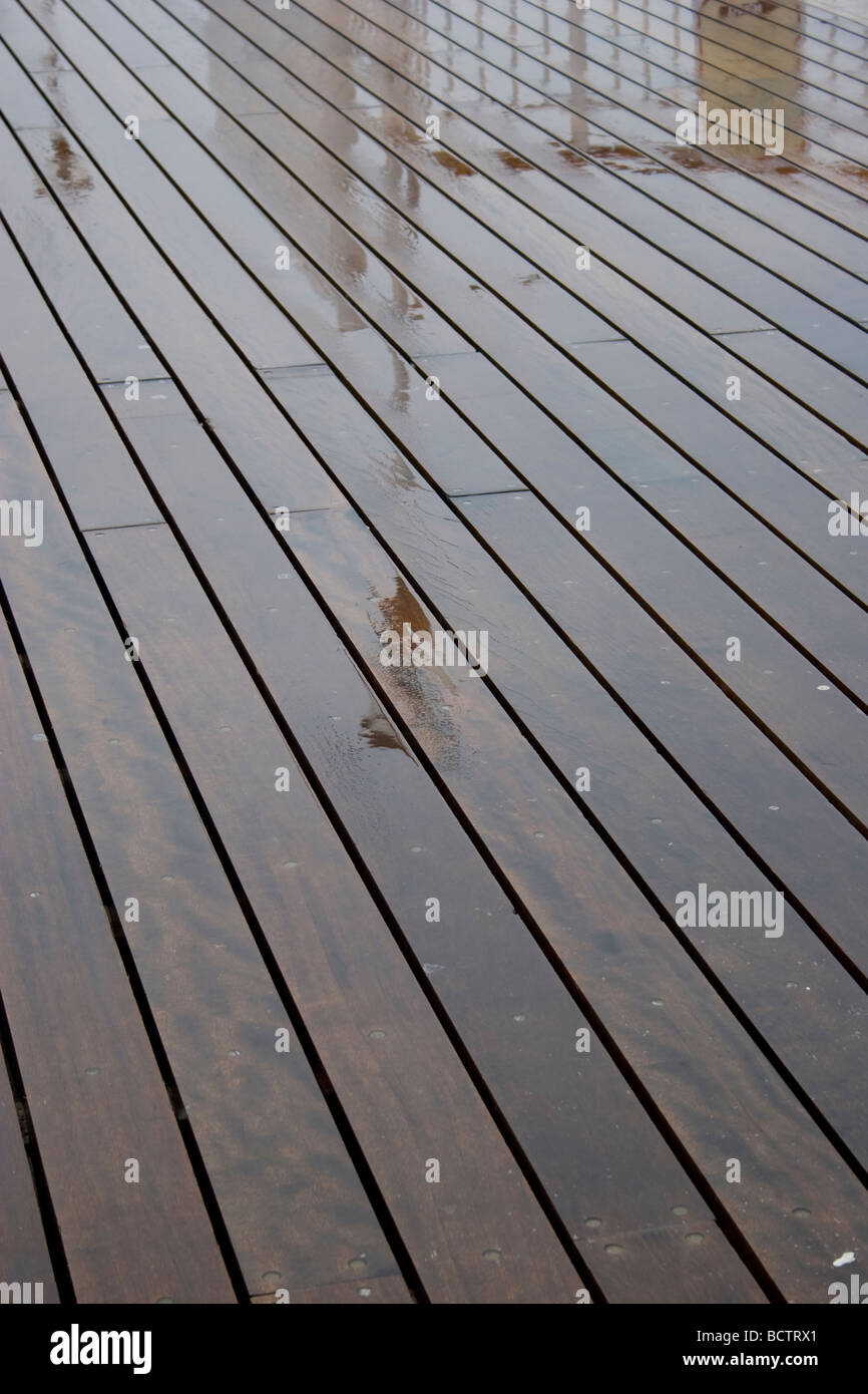Wet wood boards hi-res stock photography and images - Alamy