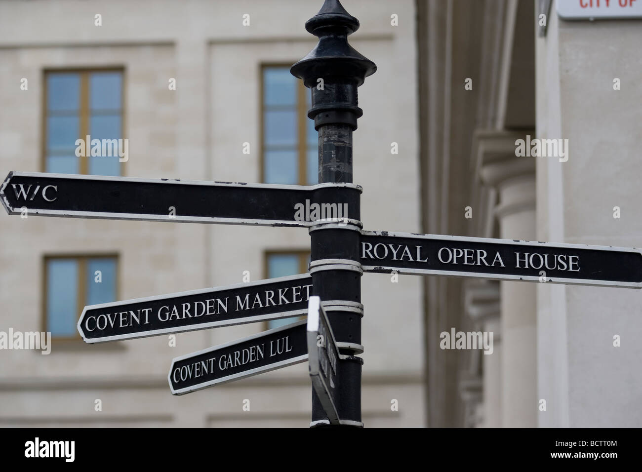Royal opera house sign london hi-res stock photography and images - Alamy