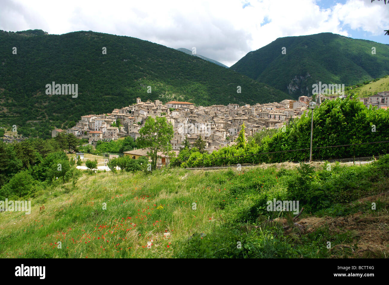 Scanno, near Abruzzo National Park, Abruzzo, Italy Stock Photo - Alamy
