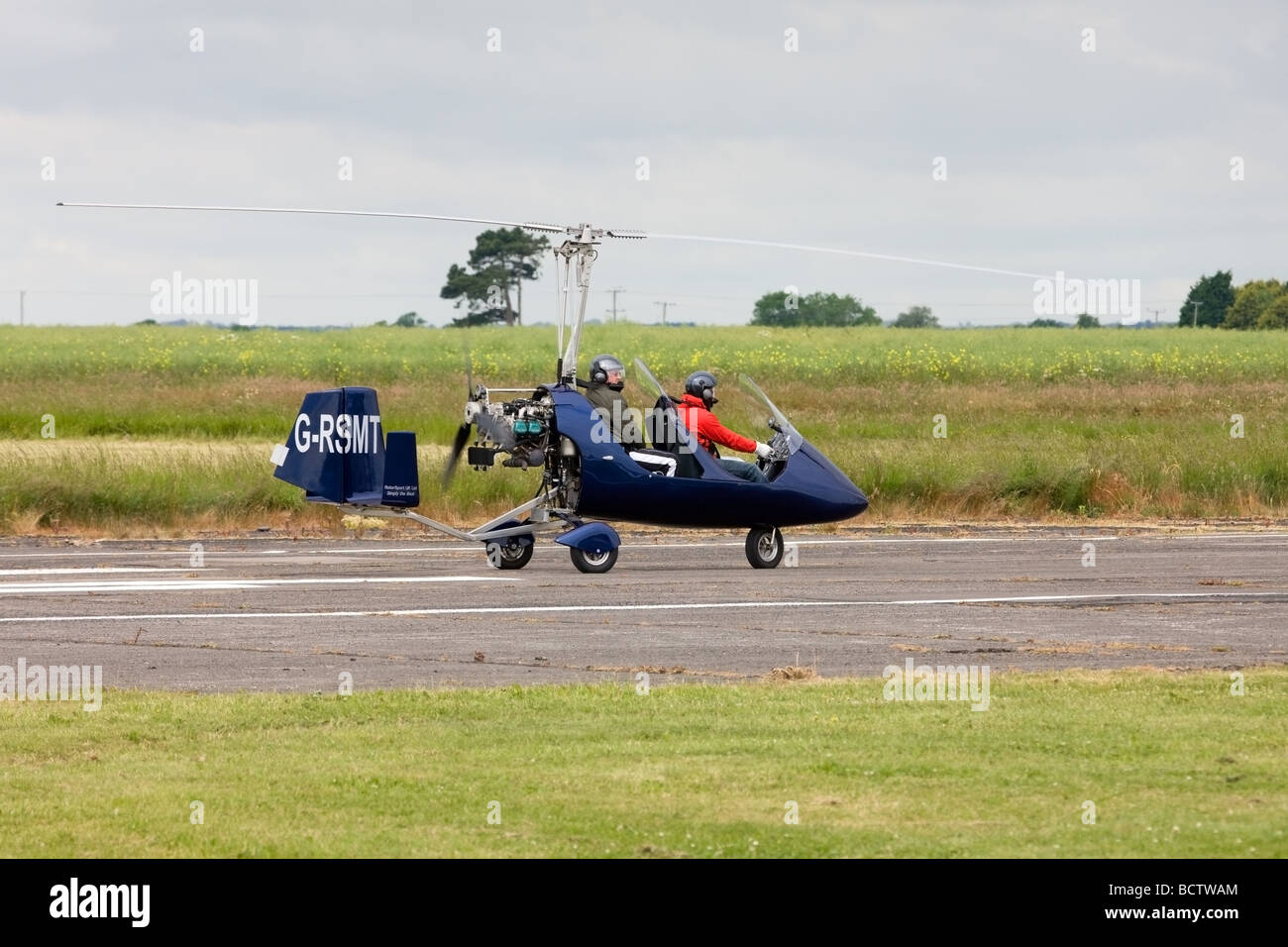 Single seat pusher gyroplane hi-res stock photography and images - Alamy