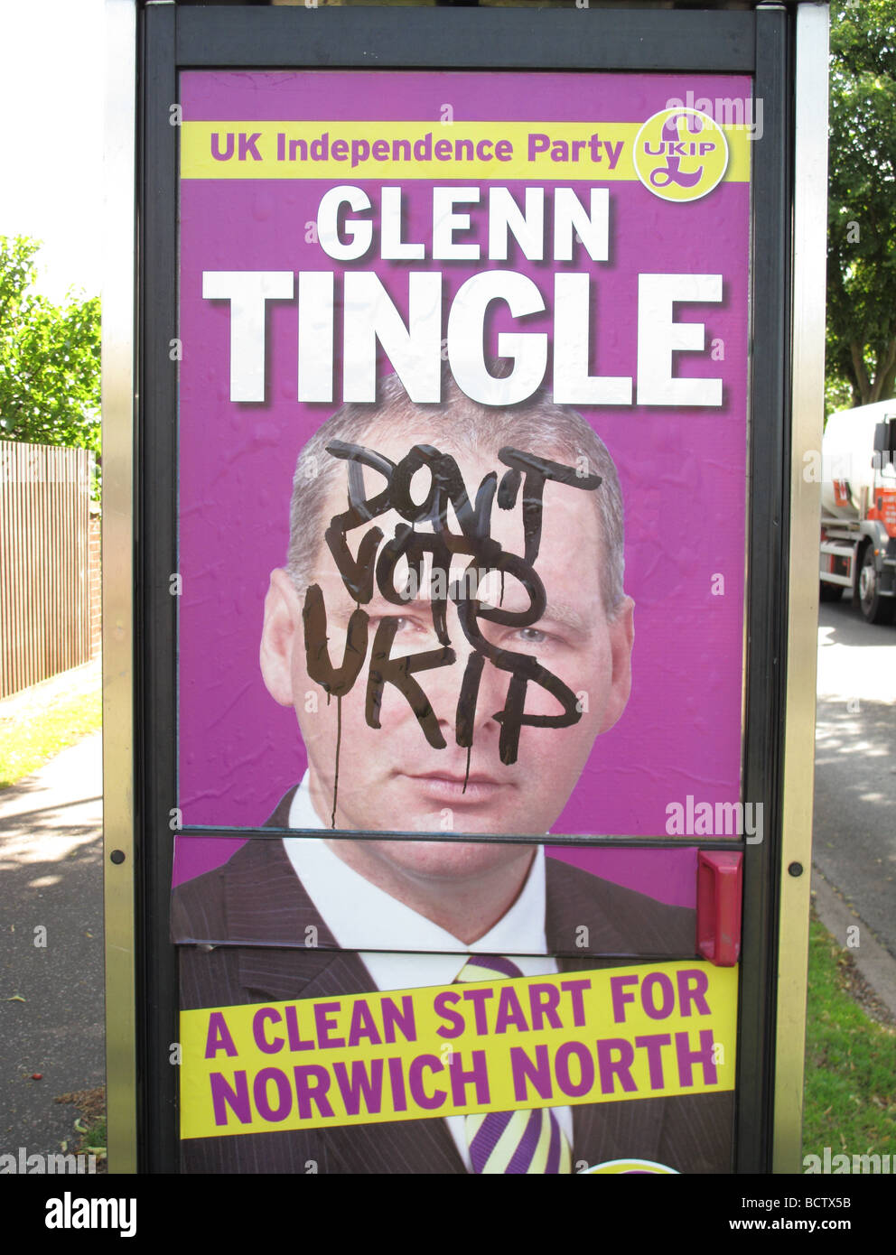 Political street art hi-res stock photography and images - Alamy