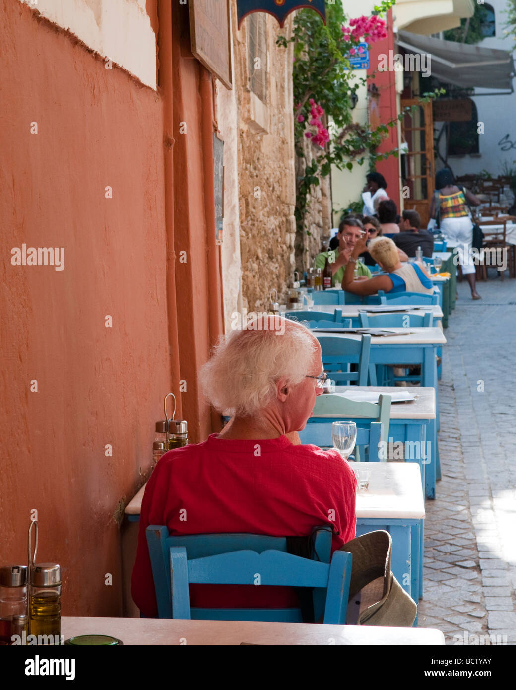 Old man dining alone hi-res stock photography and images - Alamy
