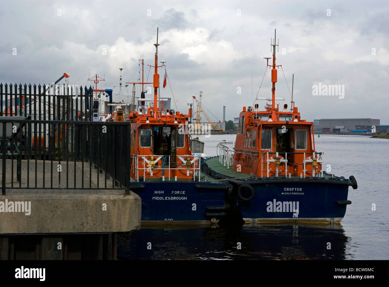 Pilot boats quay hi-res stock photography and images - Alamy