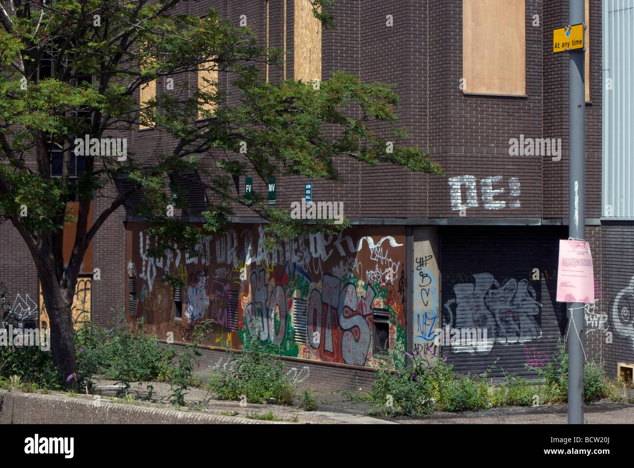 Dereliction in central Edinburgh: grafitti-sprayed abandoned building ...