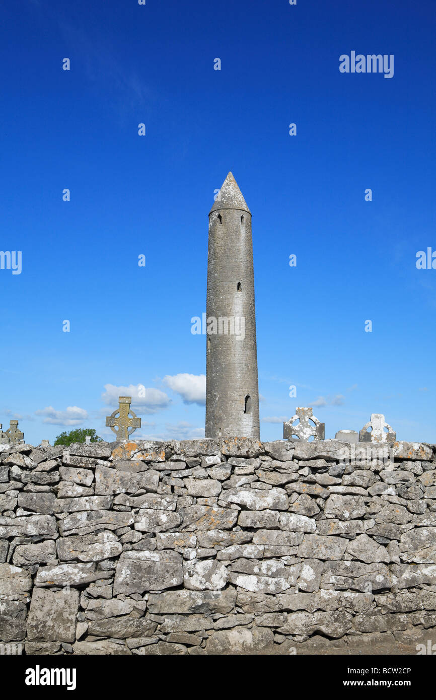 Round stone tower Ireland Stock Photo - Alamy