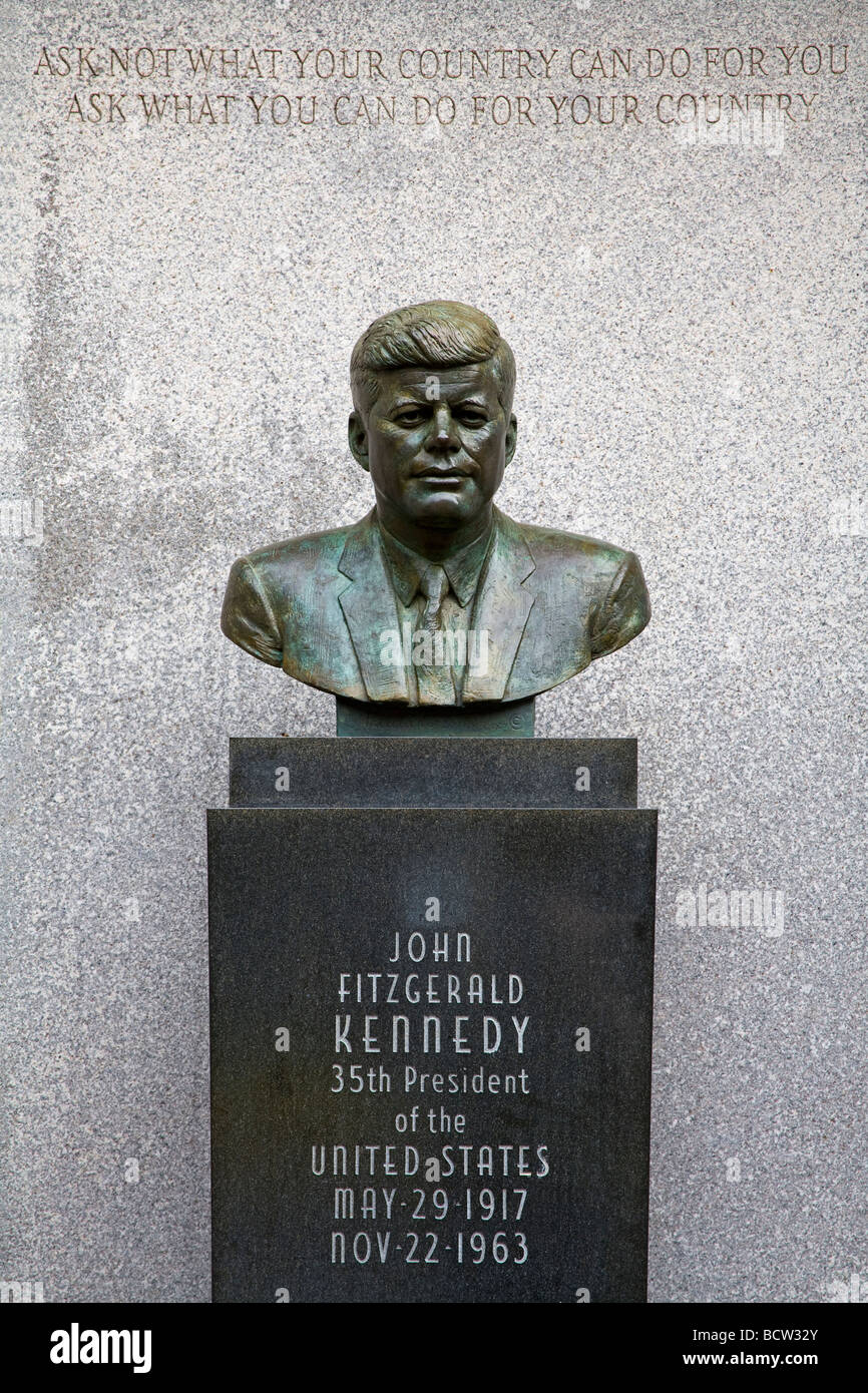 JFK Bust by Evangelos Frudakis at Kennedy Plaza, Boardwalk, Atlantic ...