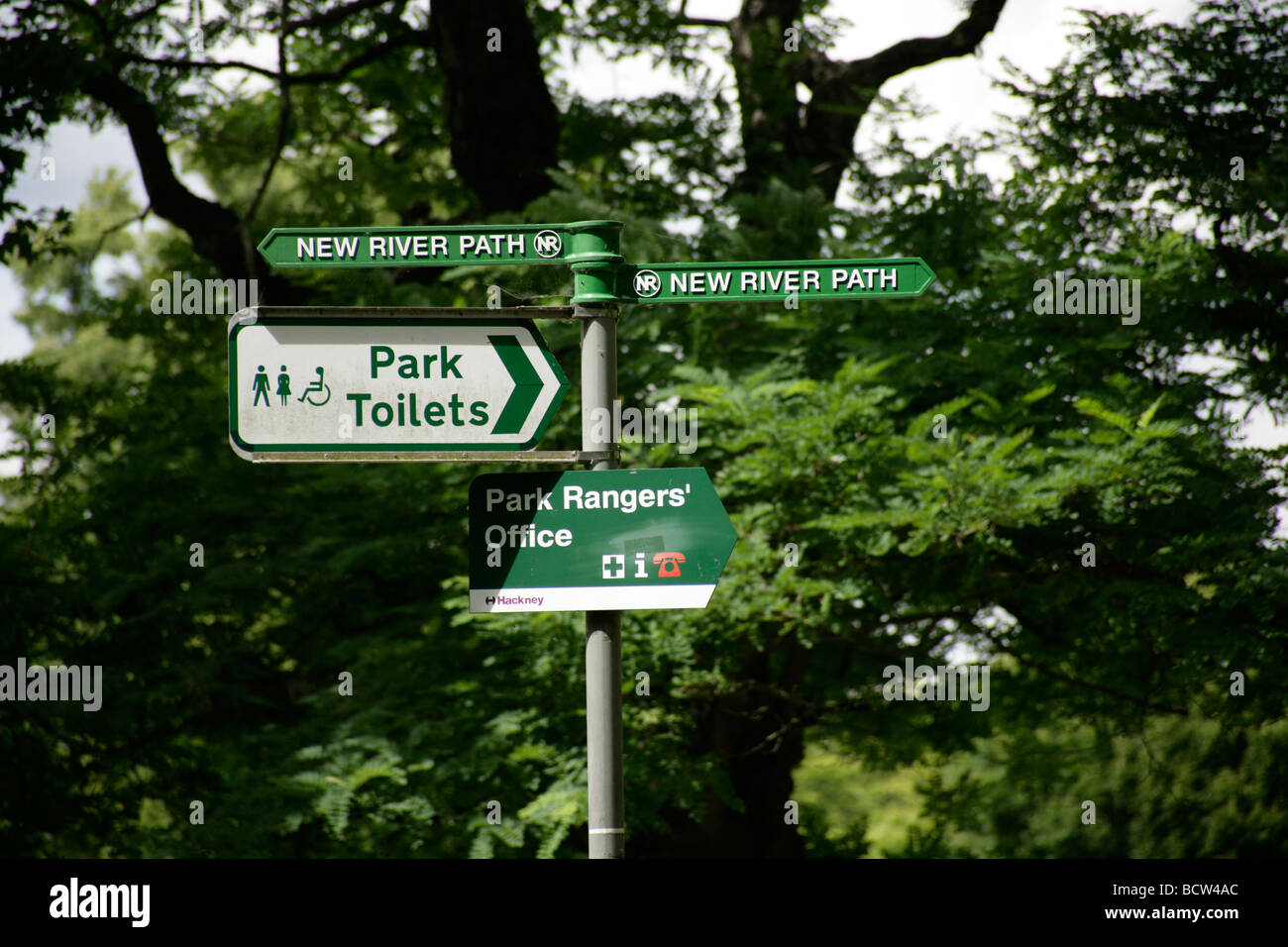 Uk park signage hi-res stock photography and images - Alamy