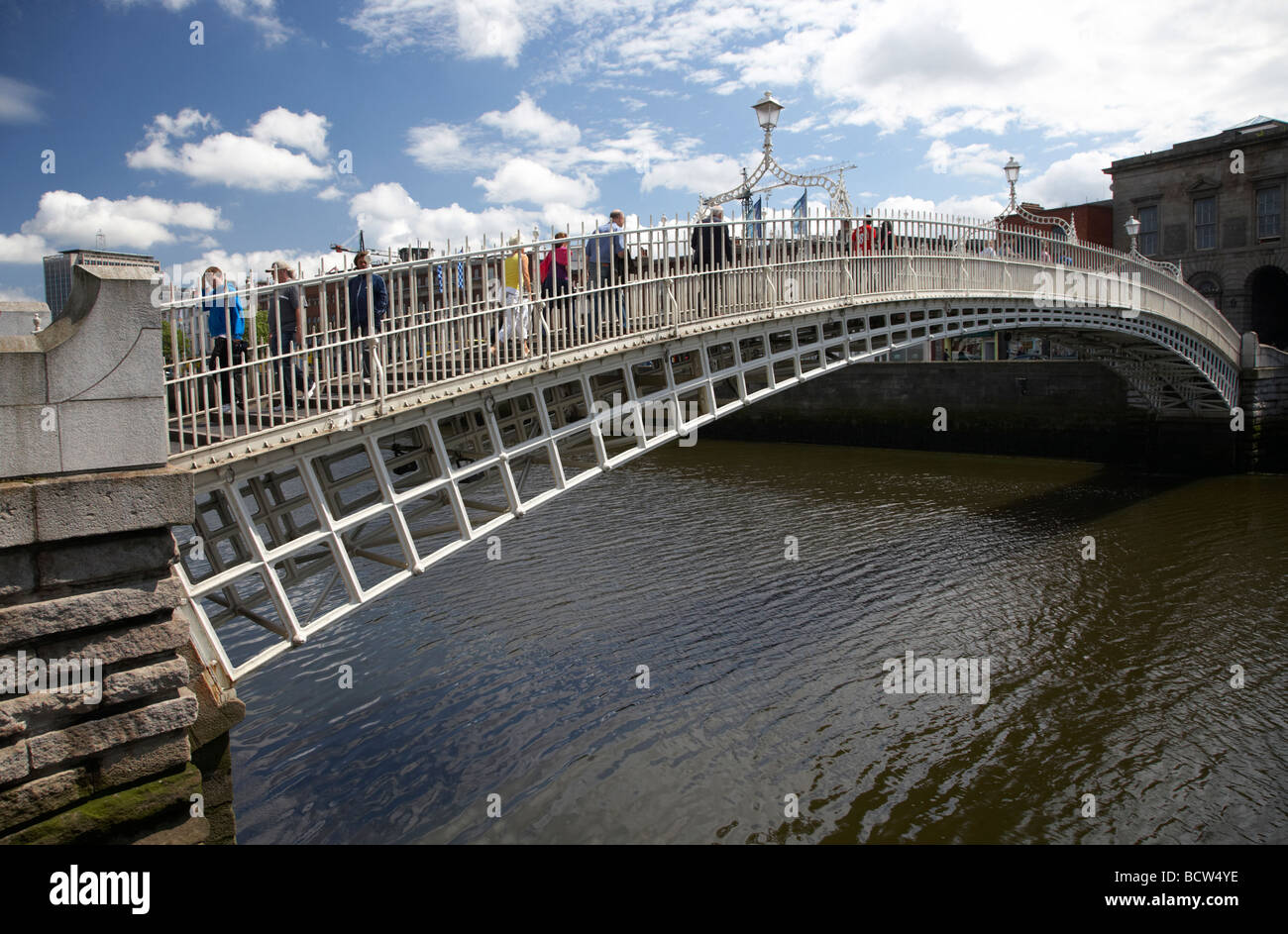 halfpenny hapenny bridge over the river liffey in the centre of dublin ...