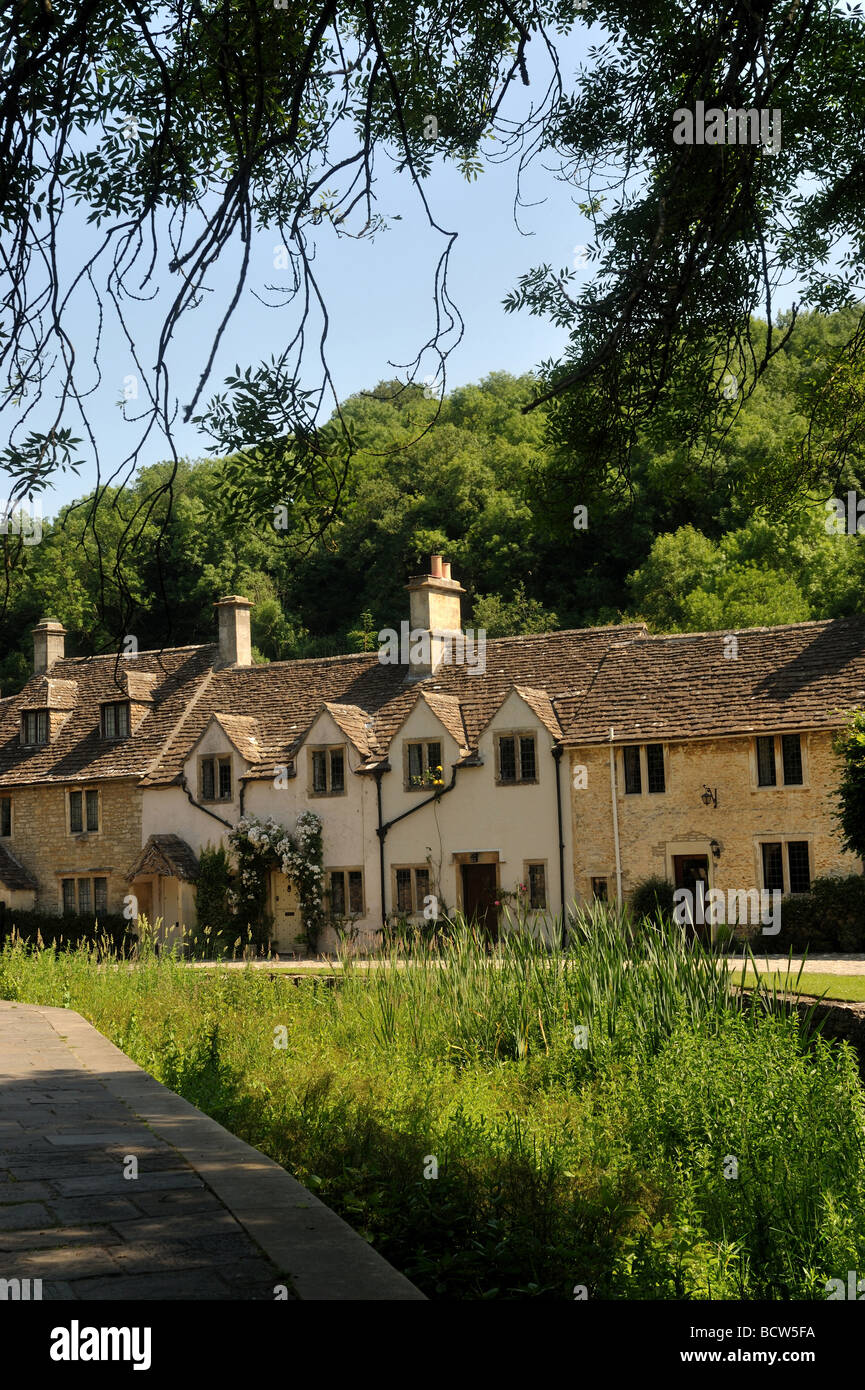 Cottages, Castle Coombe, Chippenham, Wiltshire, Cotswolds, England, UK ...