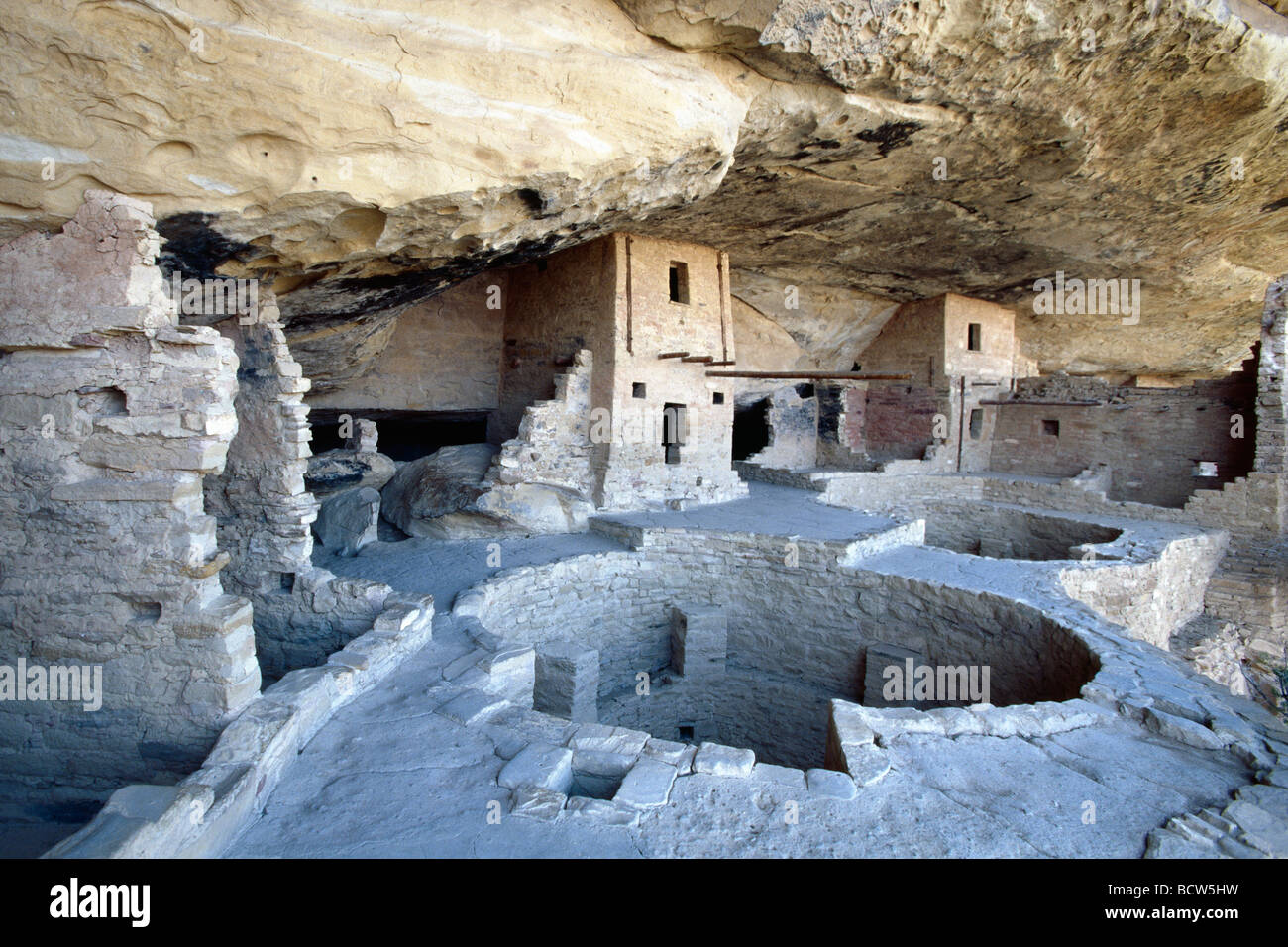 Cliff dwelling native americans hi-res stock photography and images - Alamy