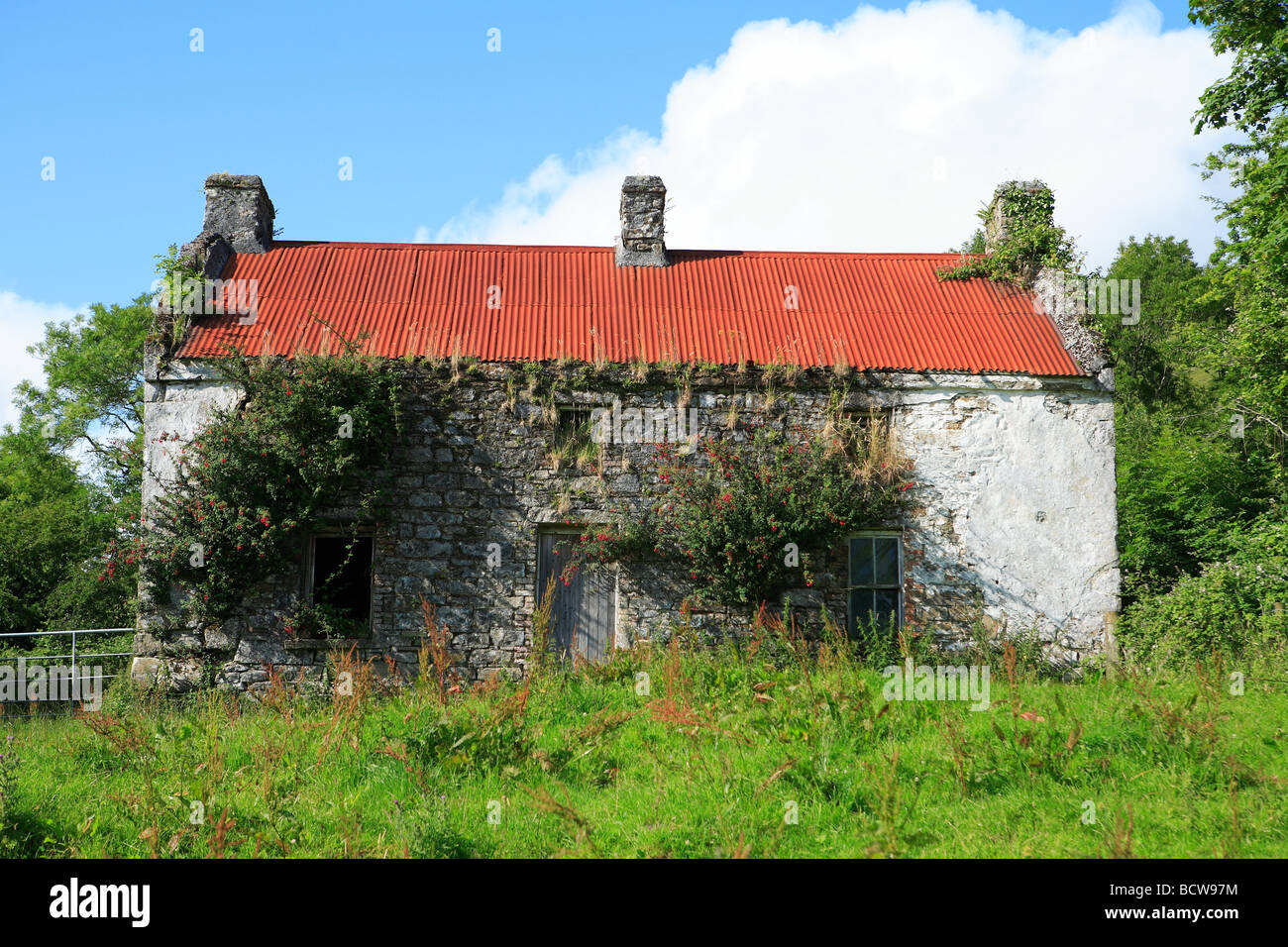 Old ireland hi-res stock photography and images - Alamy