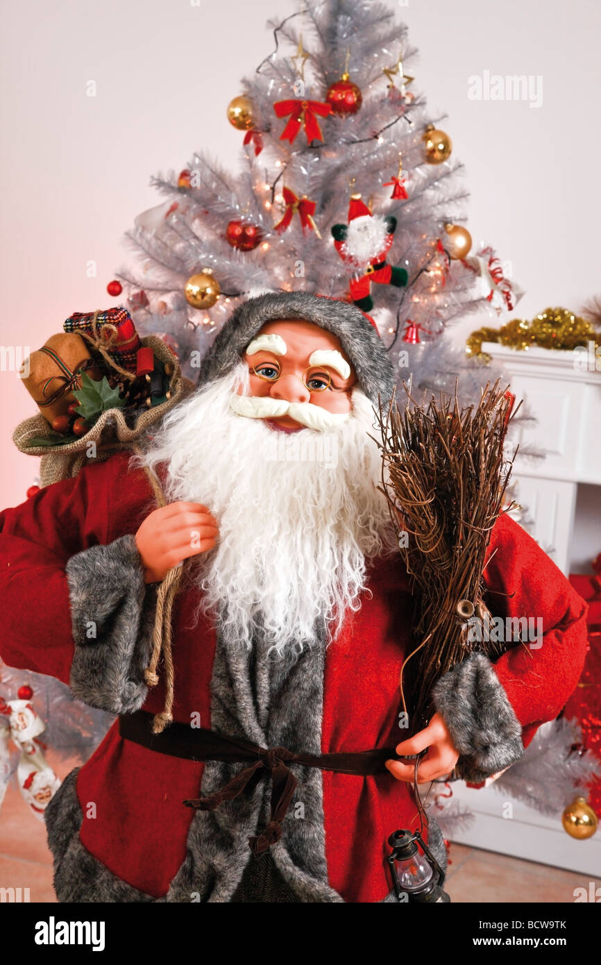 Santa claus in front fireplace hi-res stock photography and images - Alamy