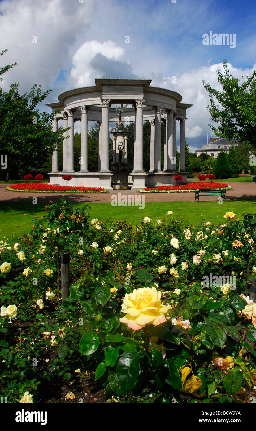 War memorial cathays park hi-res stock photography and images - Alamy