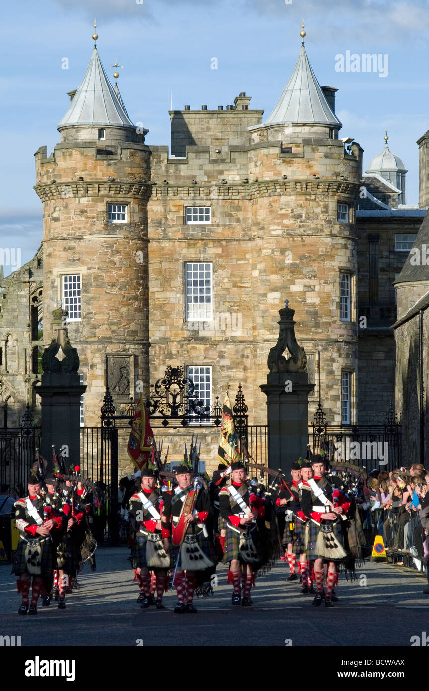 The Atholl Highlanders pipe band lead the Clan Parade from Holyrood ...