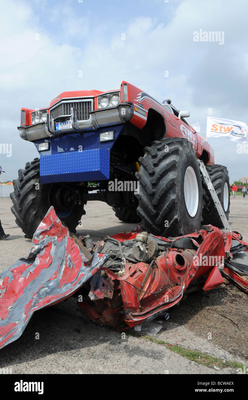 Monster truck red hi-res stock photography and images - Alamy