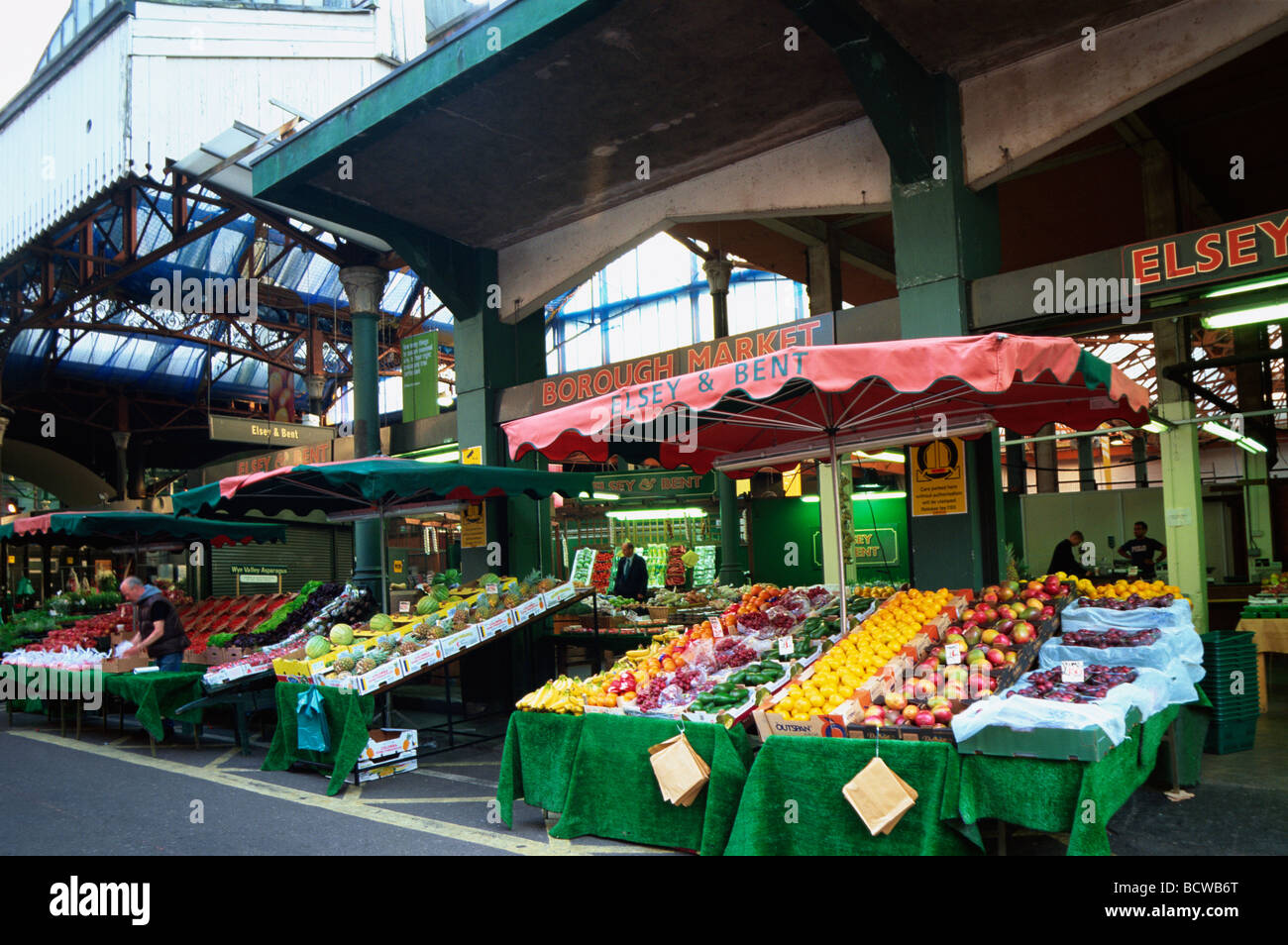 Fruit at the market stall, Borough Market, Southwark, London, England ...