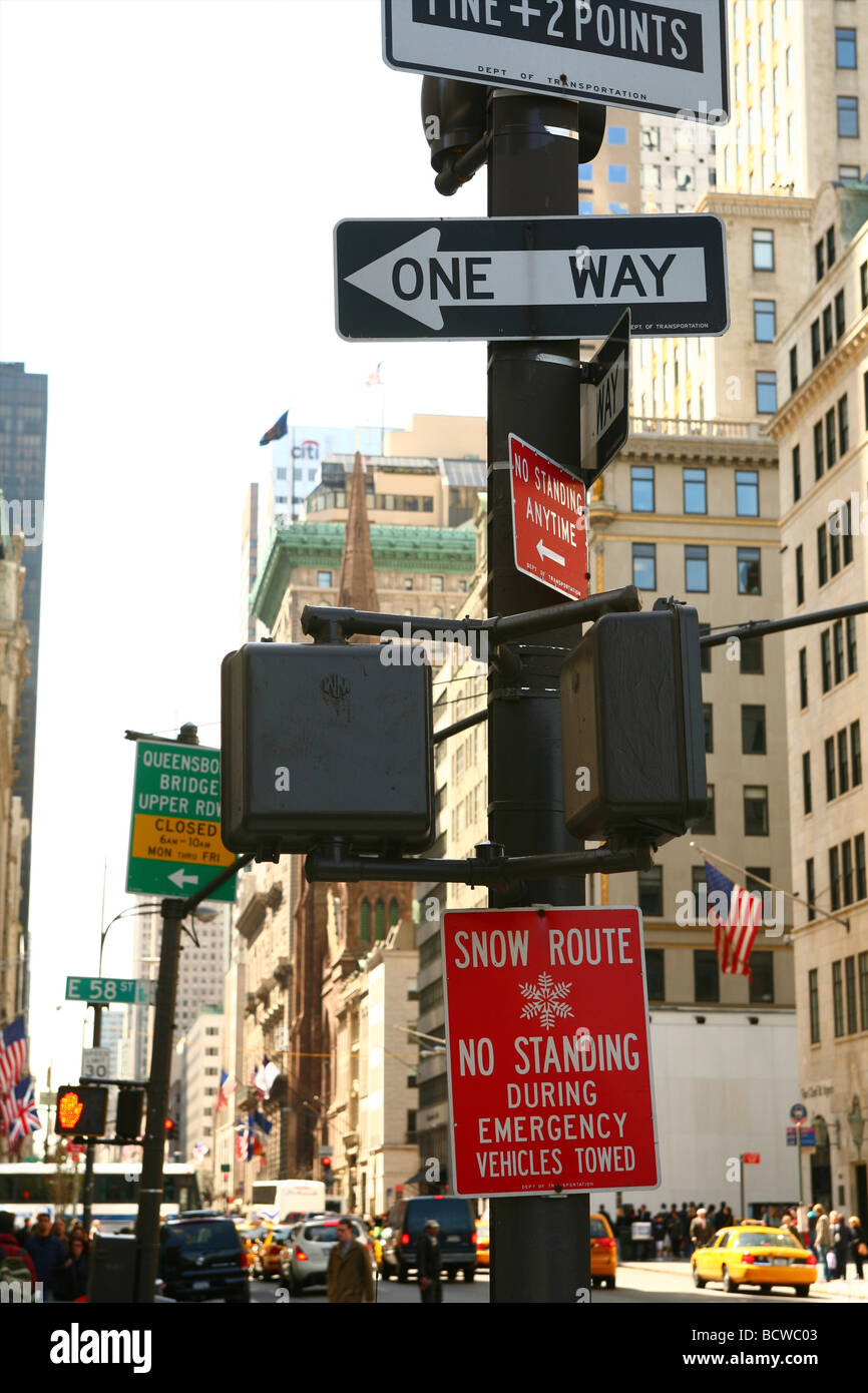 One way street sign in New York Stock Photo - Alamy