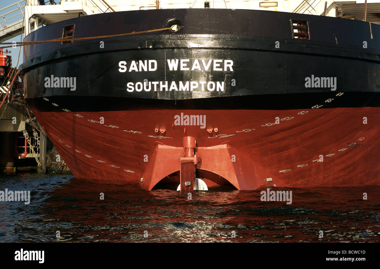 Ship plimsoll line hi-res stock photography and images - Alamy