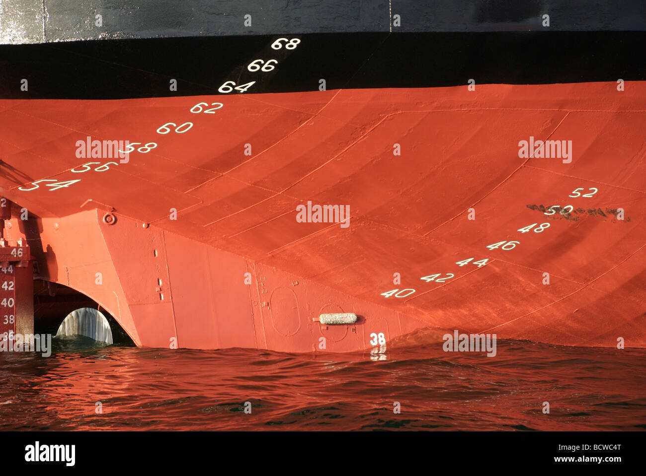 Plimsoll line ship hi-res stock photography and images - Alamy