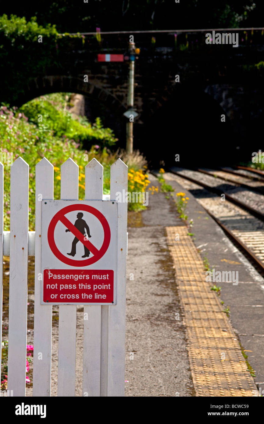 Rail sign hi-res stock photography and images - Alamy