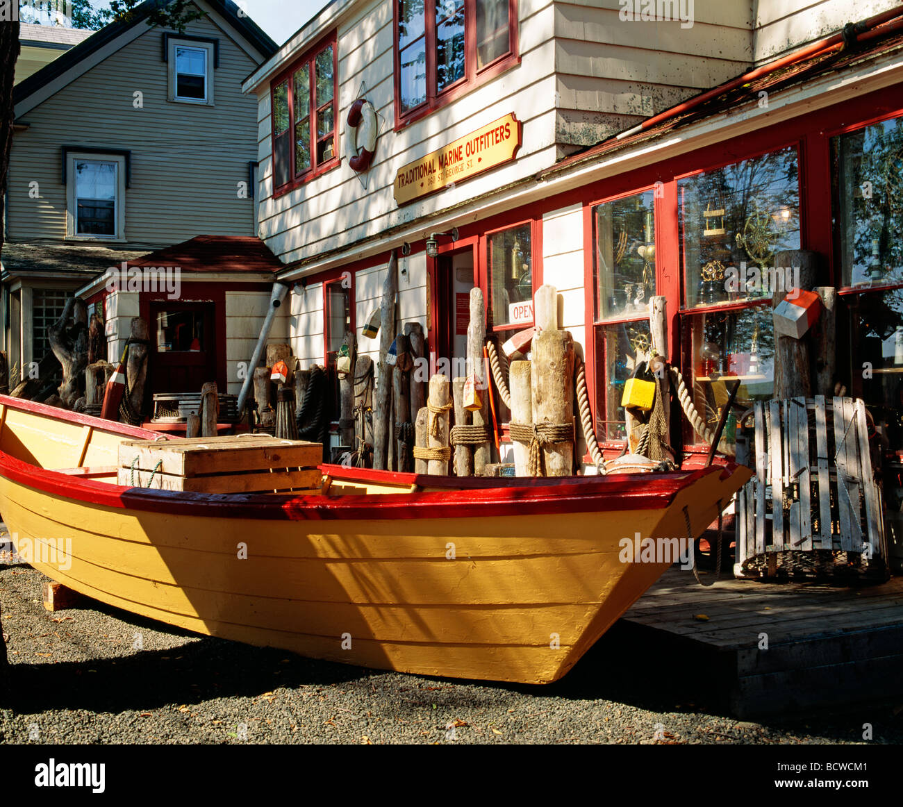 Shop front display displays hi-res stock photography and images - Alamy