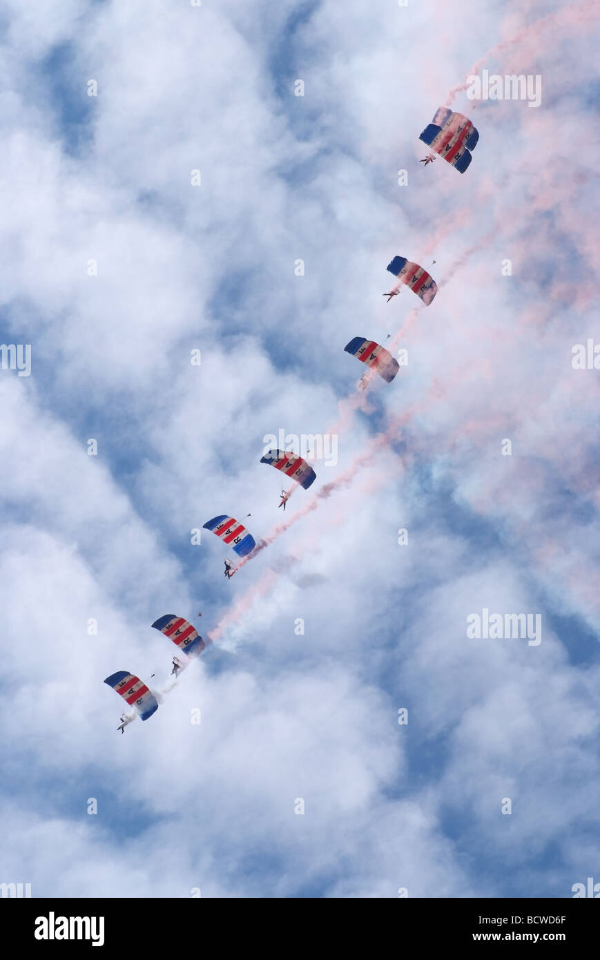 ROYAL AIR FORCE FALCON PARACHUTE DISPLAY TEAM. UK Stock Photo - Alamy