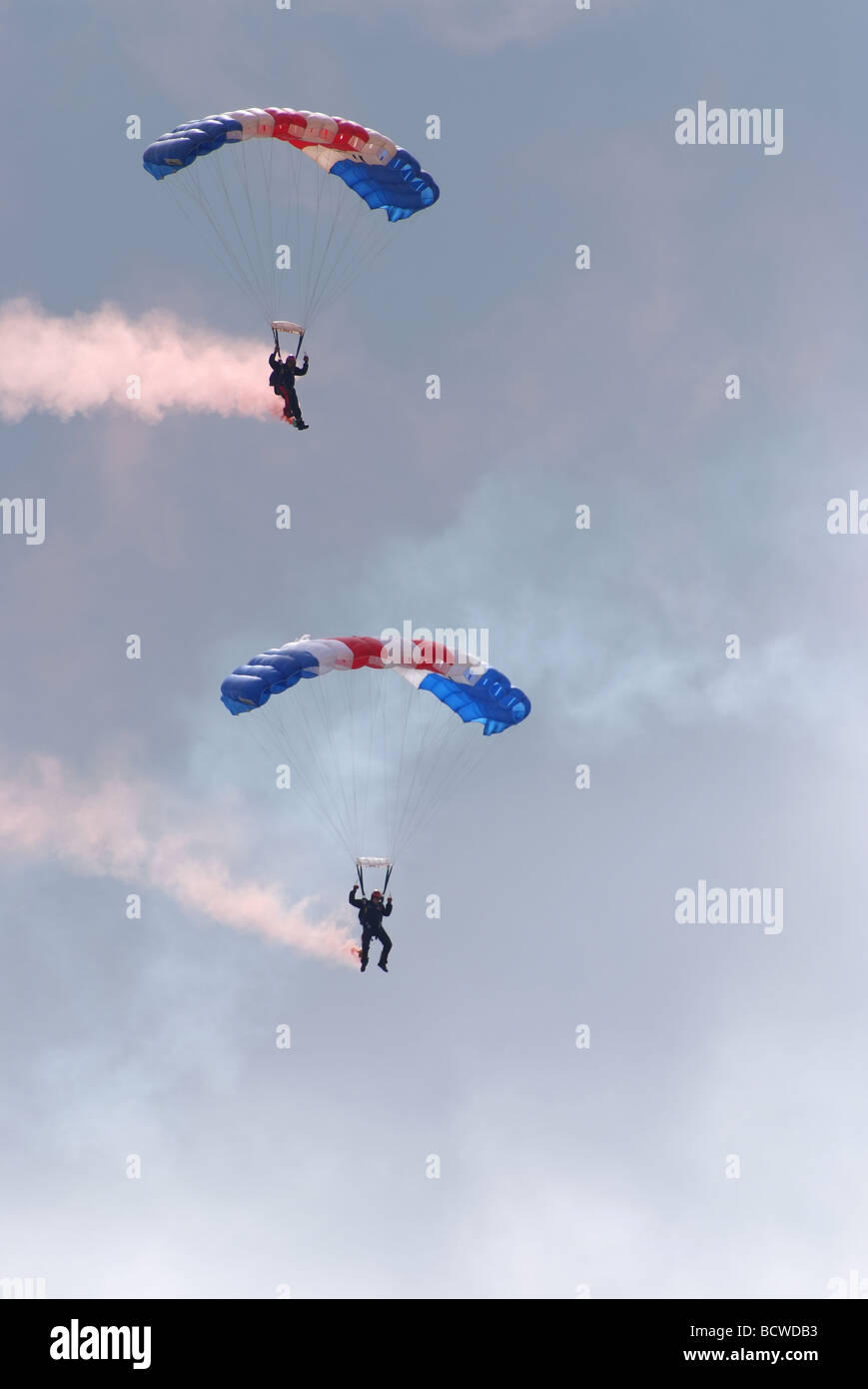 ROYAL AIR FORCE FALCON PARACHUTE DISPLAY TEAM. UK Stock Photo - Alamy