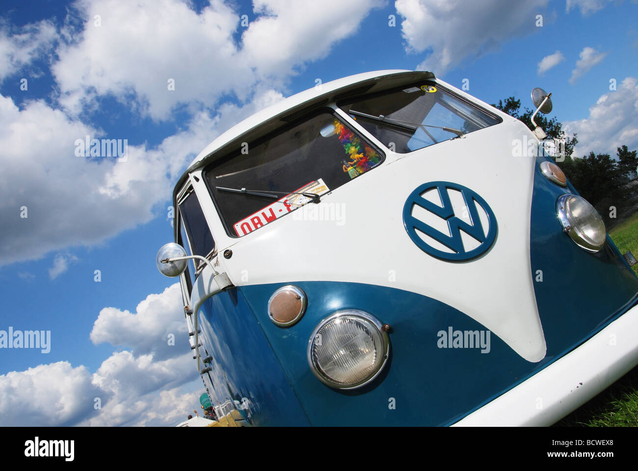 Vw kombi split screen hi-res stock photography and images - Alamy