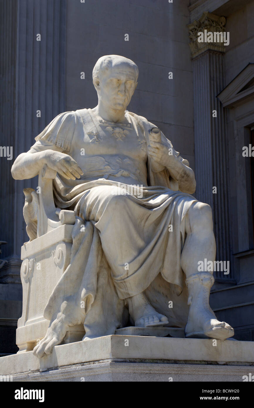 Caesar statue hi-res stock photography and images - Alamy