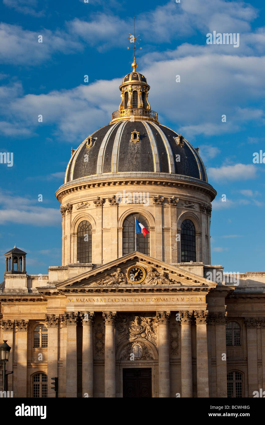 French institute dome hi-res stock photography and images - Alamy