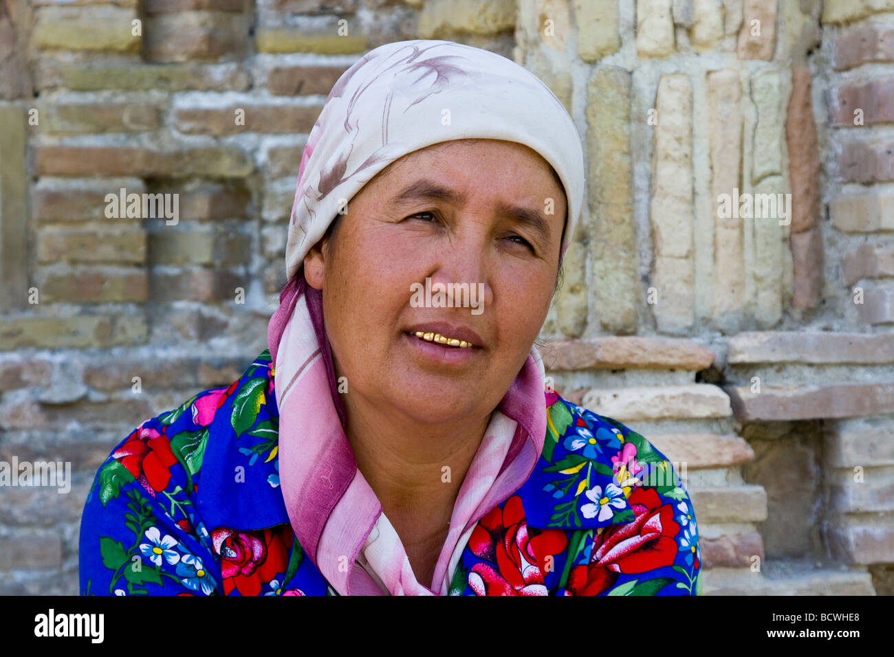 Uzbek woman bukhara uzbekistan hi-res stock photography and images - Alamy